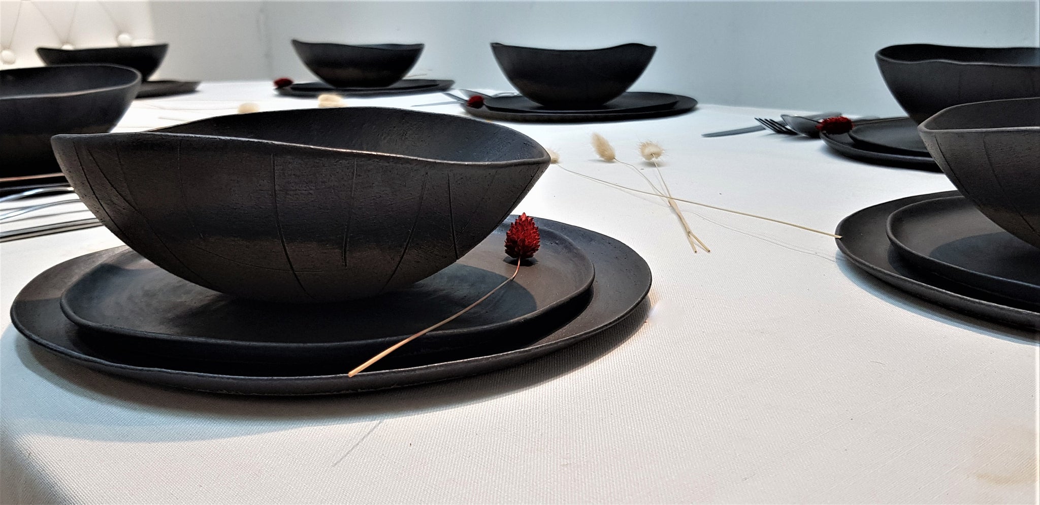 Modern Japanese Ceramic Dinnerware Set in Black Matte Finish – YOMYOM ...